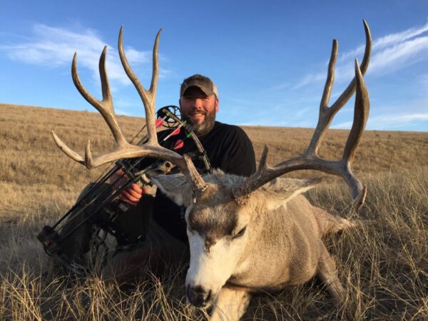 Mule Deer Hunting Guides and Outfitters ⭐⭐⭐⭐⭐
