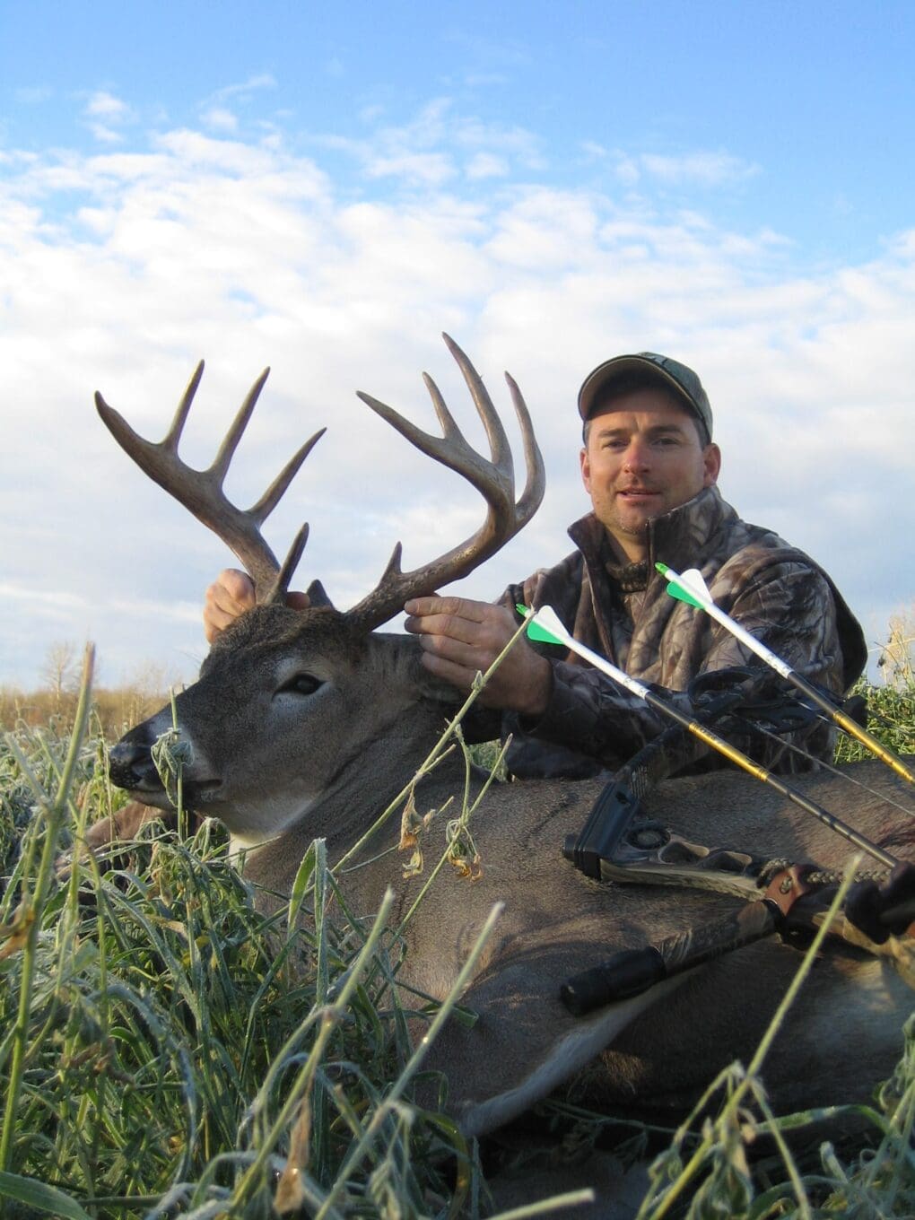 Alberta Whitetail Hunting » Outdoors International