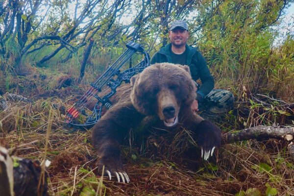 Alaska Grizzly Bear Hunting Trips » Outdoors International